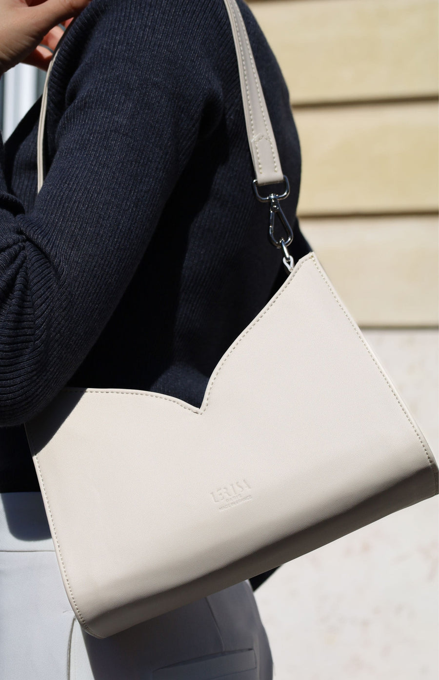 Le Sac Baguette : La fusion parfaite de l'élégance et de l'audace ...